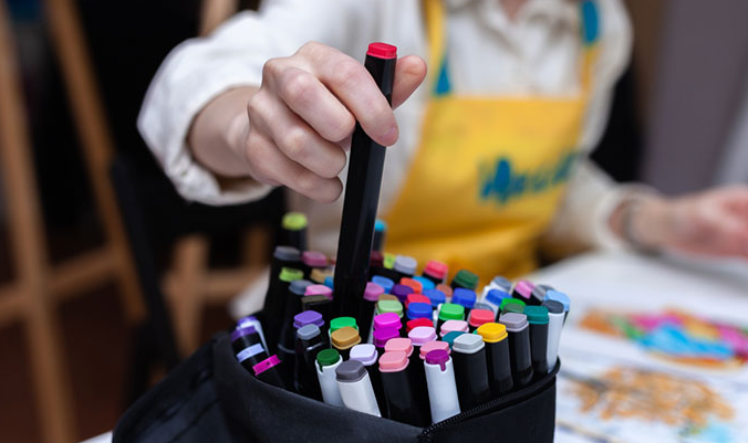 How to use an alcohol marker to color - Becreative